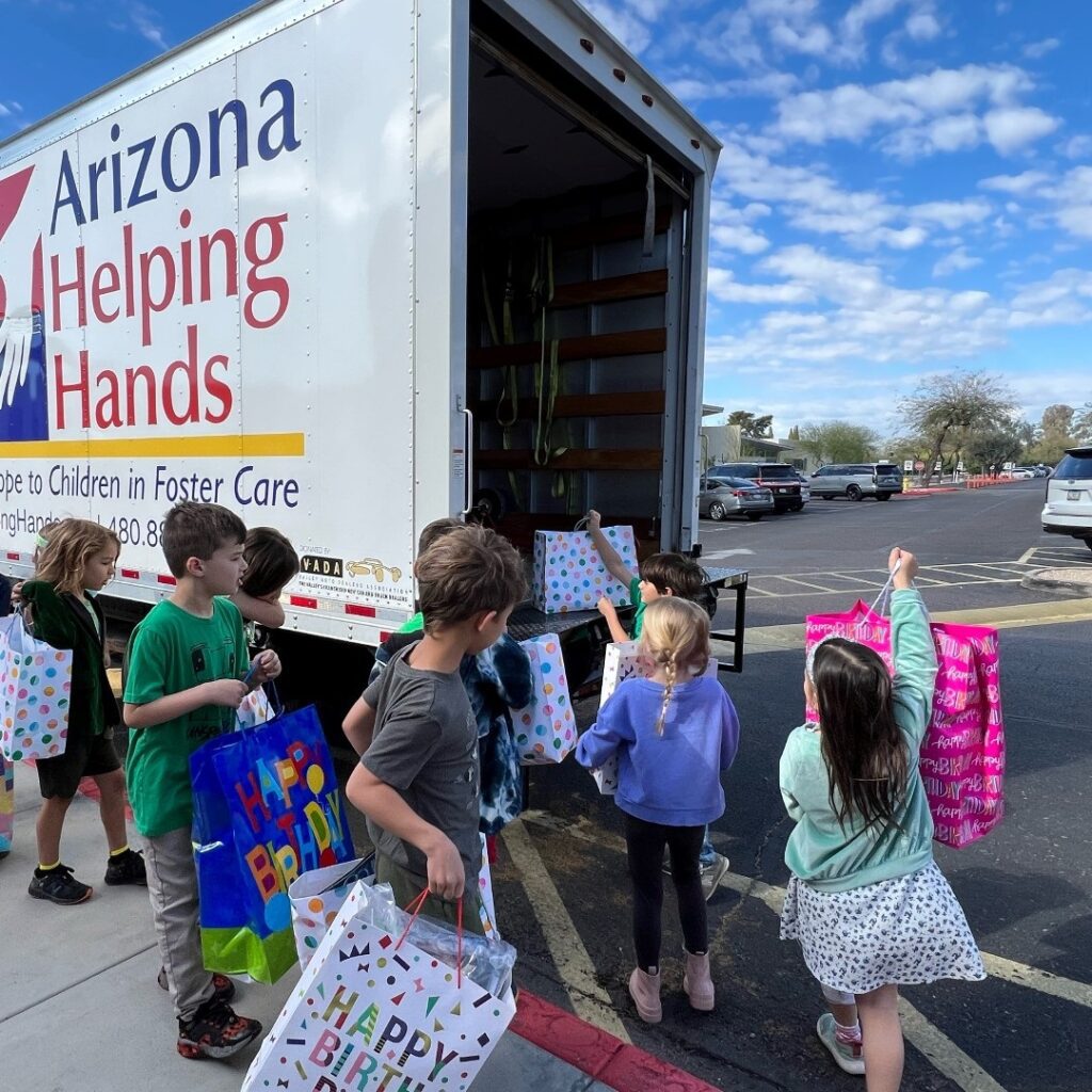 25 years of helping people in need: Arizona Helping Hands - Nina Mason ...